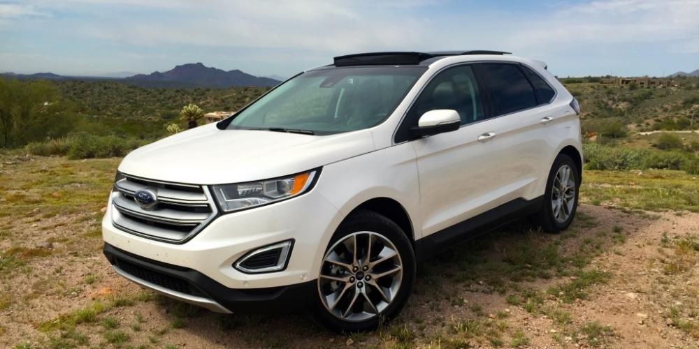 Đánh giá xe Ford Edge 2017: Mẫu ô tô 2 hàng ghế rộng dành cho nhà 5 người