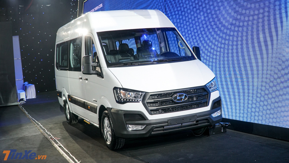 Hyundai Solati có giá 1,08 tỷ, cạnh tranh với Ford Transit