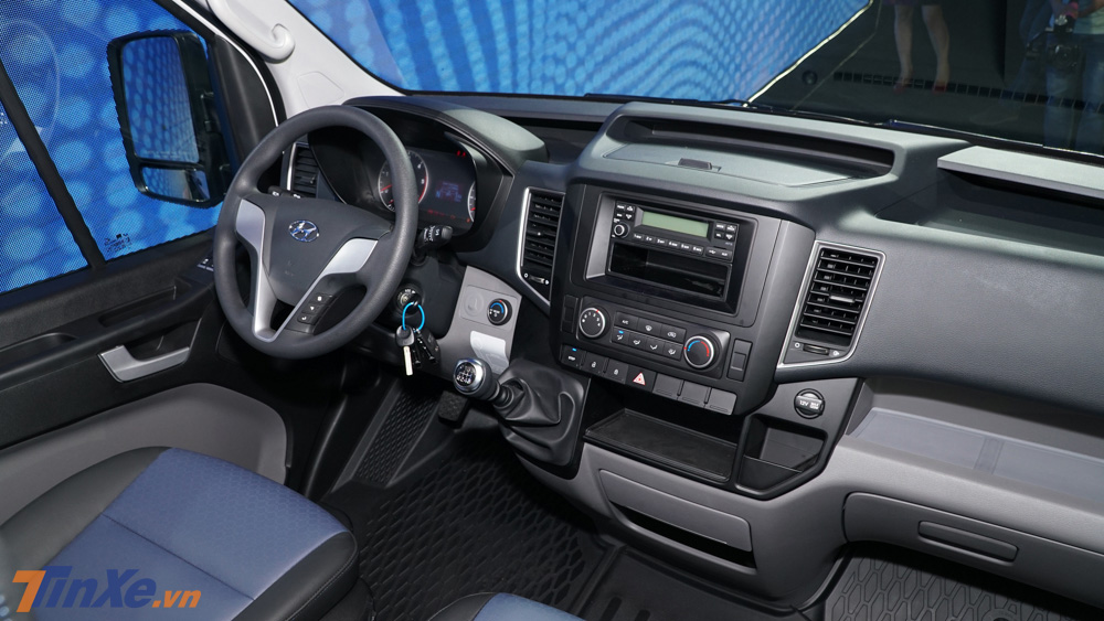 Hyundai Solati có giá 1,08 tỷ, cạnh tranh với Ford Transit