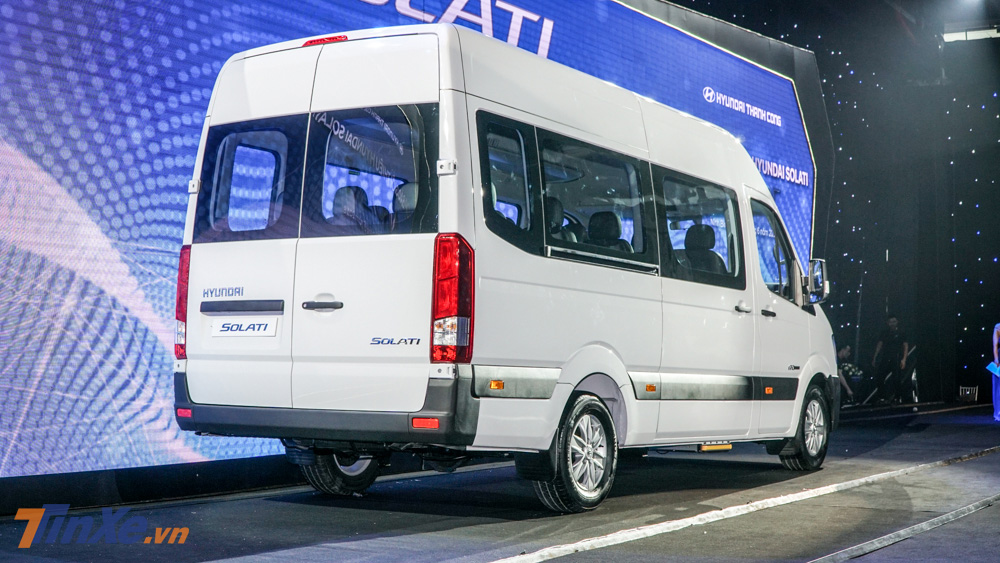 Hyundai Solati có giá 1,08 tỷ, cạnh tranh với Ford Transit
