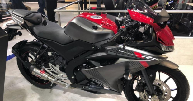 Yamaha R15 2018 ra mắt với gói độ Racing Kit