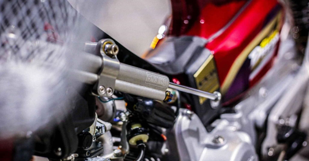 Ngắm Honda Super Dream được "tút tát" cùng loạt đồ độ đỉnh cao tại Hà Nội