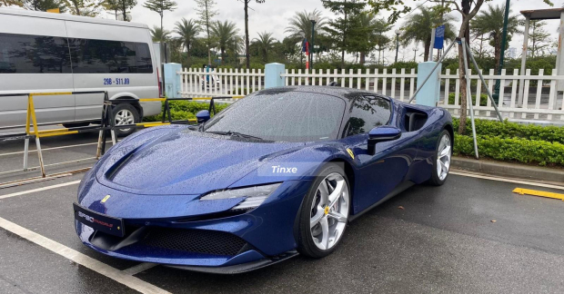 Siêu xe Ferrari SF90 Stradale bất ngờ xuất hiện ở Hà Nội