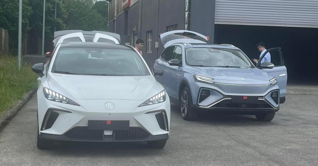 Cặp đôi ô tô điện MG4 và Marvel R bất ngờ xuất hiện tại đại lý ở Việt Nam