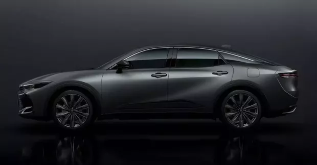 Vén màn phiên bản giới hạn của xe tiền tỷ Toyota Crown Crossover với ...