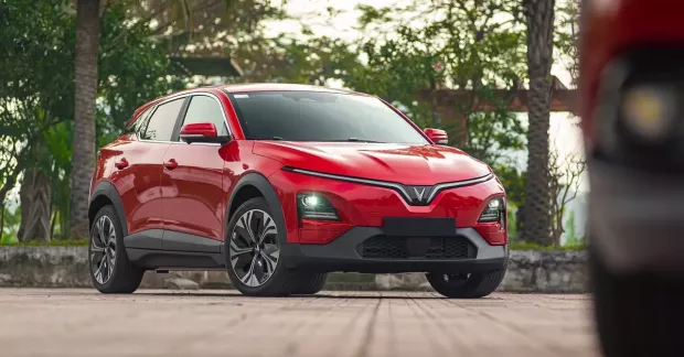 Doanh số SUV cỡ B tháng 4/2025: VinFast VF 6 vươn lên dẫn đầu phân khúc, Mitsubishi Xforce giảm ...