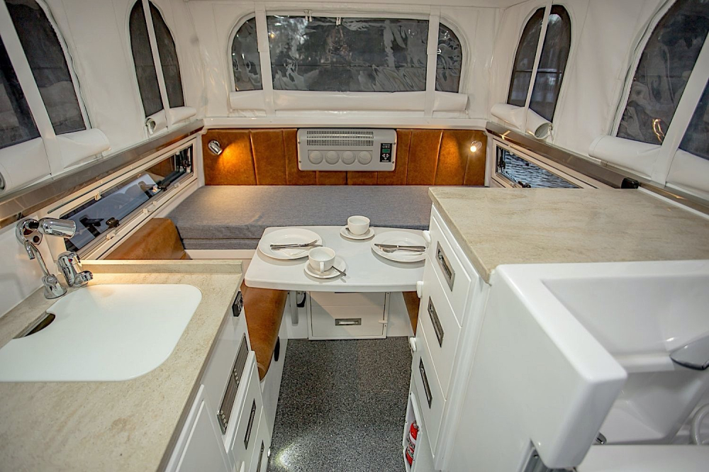 Mercedes-Benz G-Pro Escape - Mái nhà di động vạm vỡ và cực tiện nghi ...