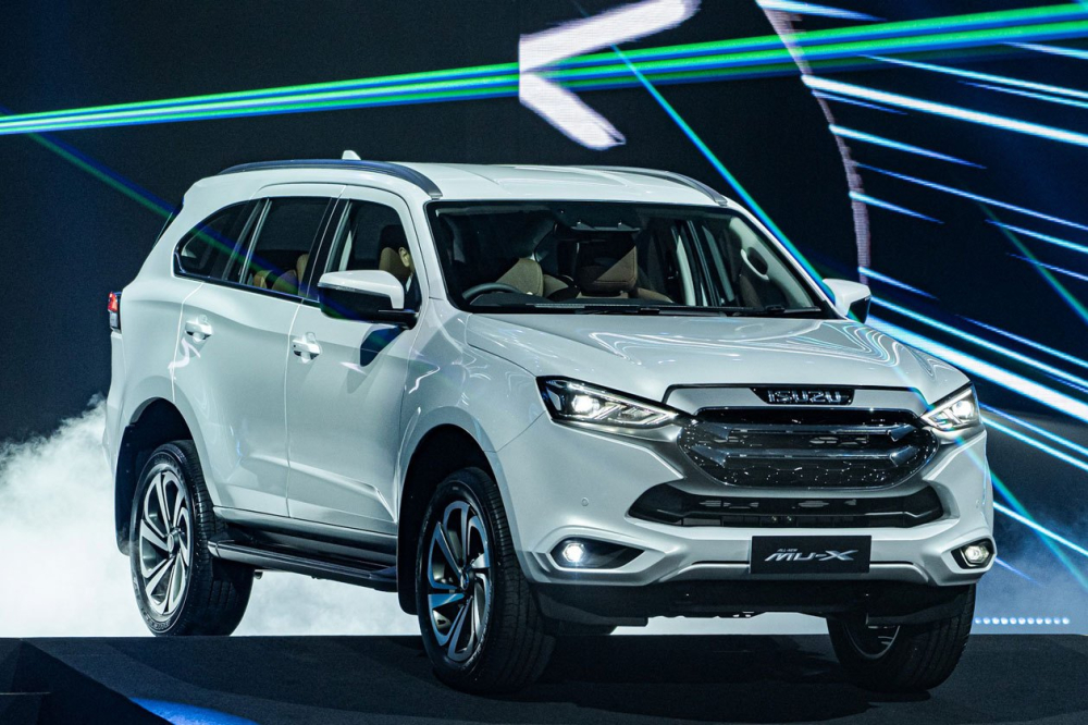 Xe ế tại Việt Nam Isuzu MU-X "bán chạy như tôm tươi" ở Thái Lan