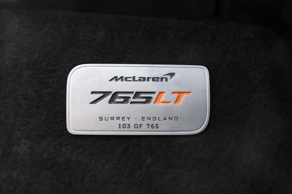 Cận cảnh McLaren 765LT độc nhất ở Lào với màu sơn xanh Tokyo Cyan cá tính