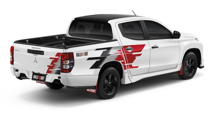 Bán tải Mitsubishi Triton Ralliart trình làng với bodykit thể thao "độ" sẵn